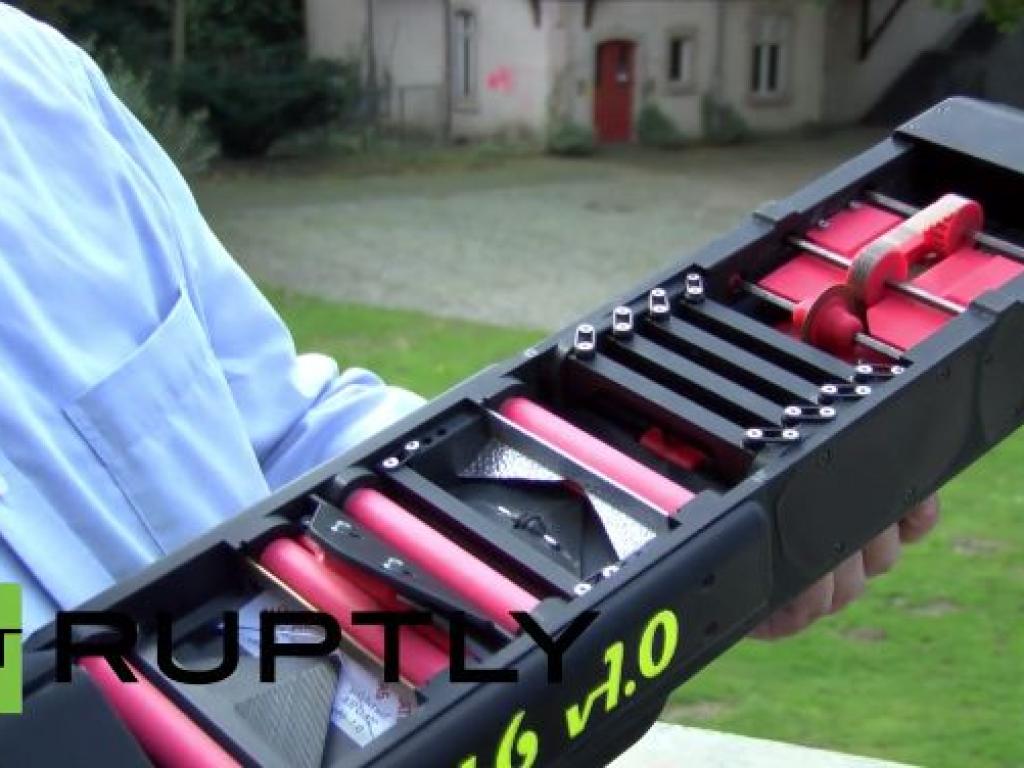 Машинка за хартиени самолетчета за мързеливи деца (видео) - Развлечения ...