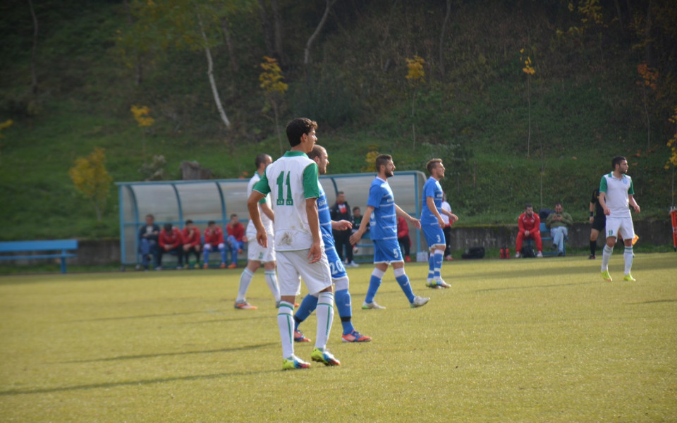 СНИМКИ: Първата победа на Септември Симитли в Б група - БГ Футбол - Б ...