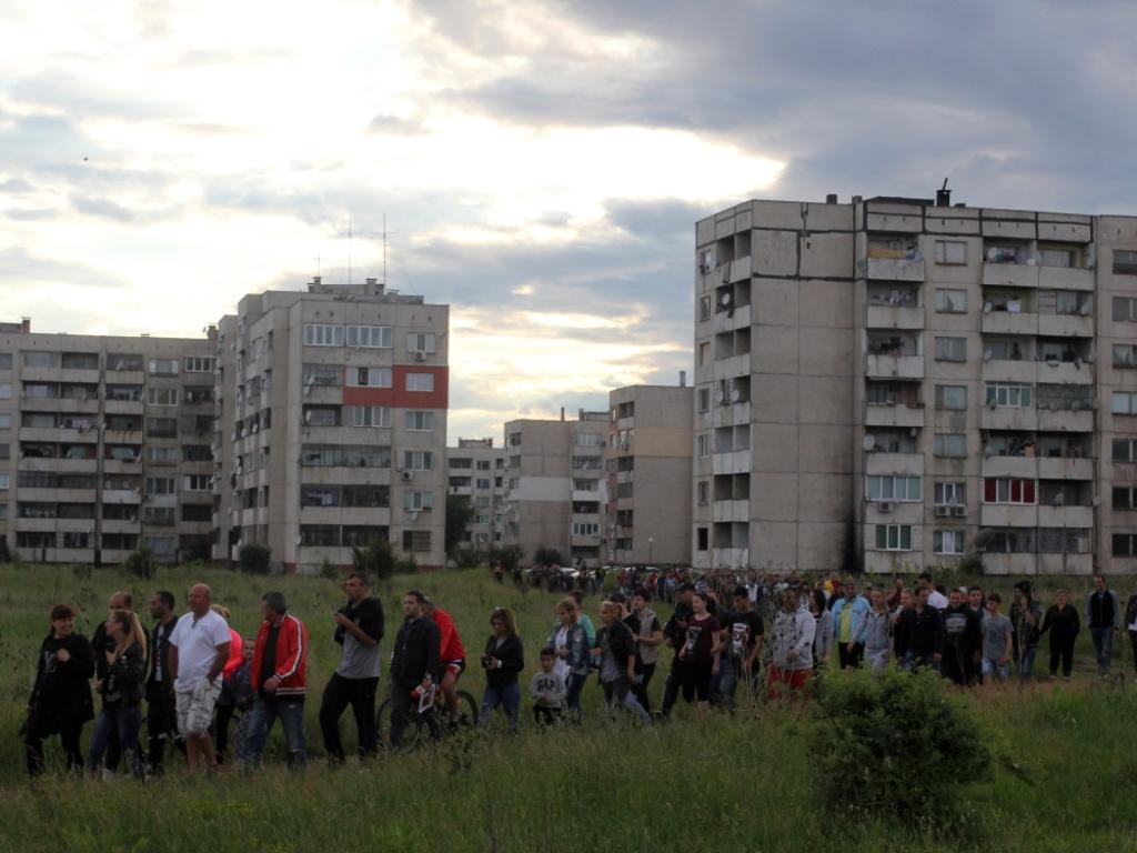 Отново издирват обвинените за боя в „Ботунец“ - България - Vesti.bg