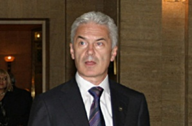 „Атака” обмислят да искат оставката на Емел Етем - България - DarikNews.bg