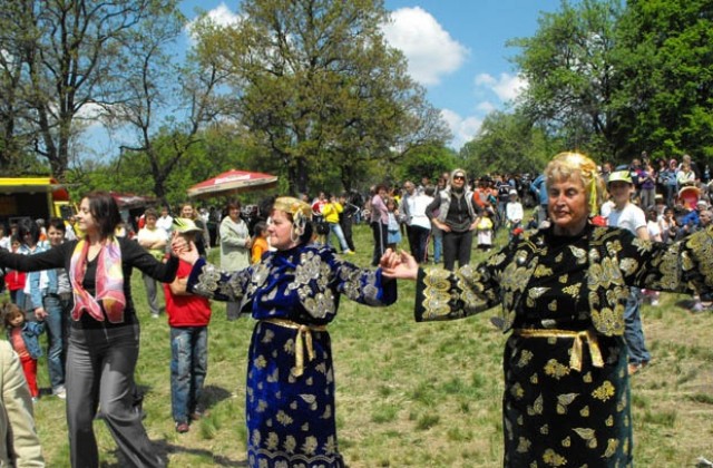 Емел Етем: ДПС е с мисия да съживява ту дясното, ту лявото - Шумен ...