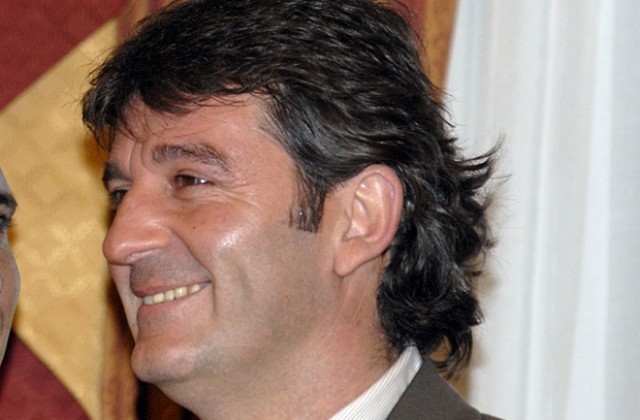 Принудително водят Емил Костадинов на делото „Томов” - България ...