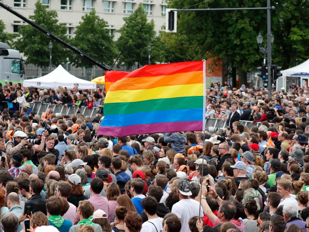 Германия узакони еднополовите бракове - Свят | Vesti.bg