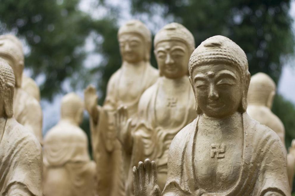 Какво е означавала свастиката преди да стане нацистки символ? (СНИМКИ ...