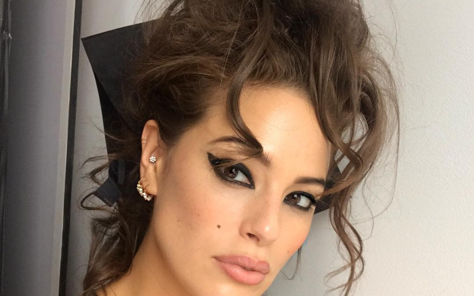 Нестандартната красавица, която впечатли "чуковете" - Футбол свят ...