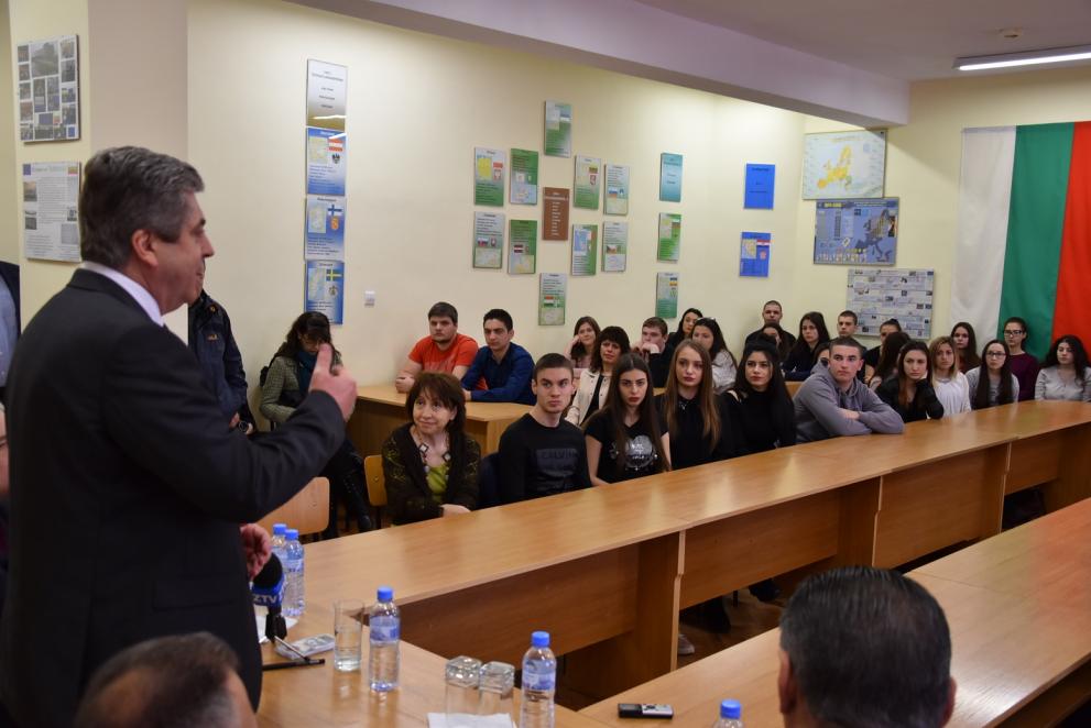 Георги Първанов в ДФСГ„Интелект“: Пред българите не съществува дилема ...