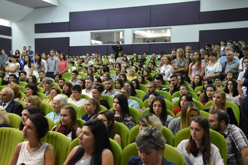 В МУ-Плевен тържествено откриха новата учебна година за 511 ...