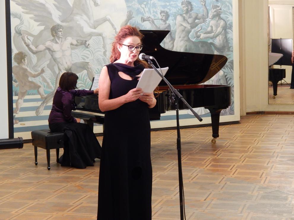 Камелия Кондова получи литературната награда "Дора Габе" (СНИМКИ ...