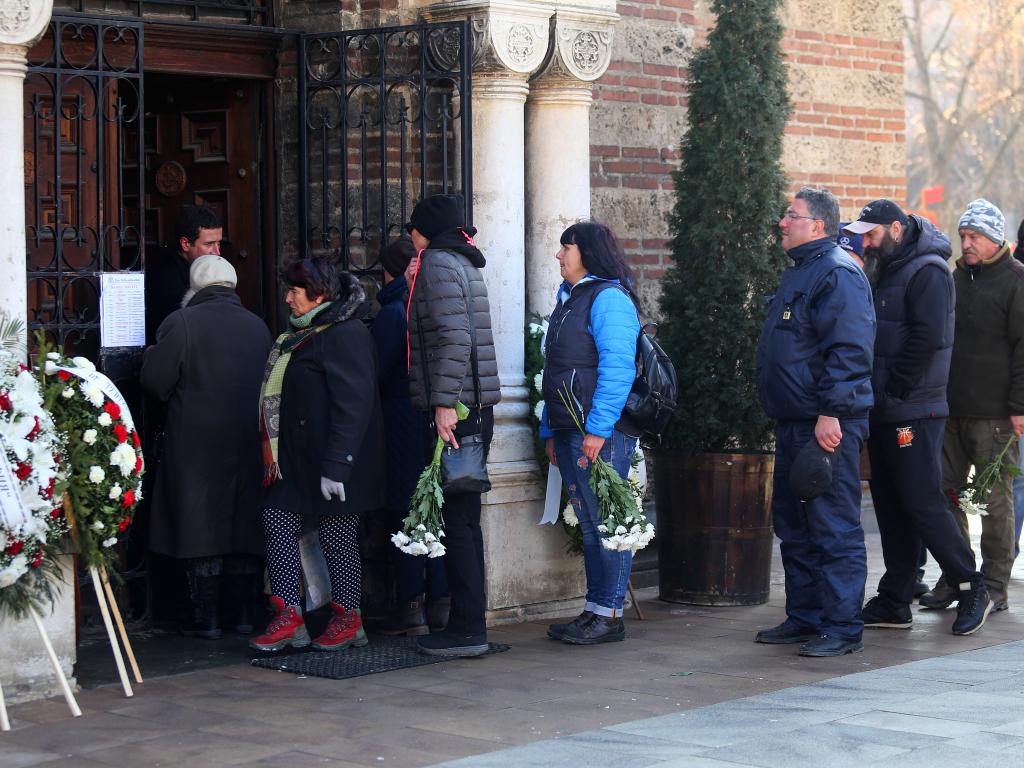 Поклонение пред Иван Ласкин в София - България | Vesti.bg