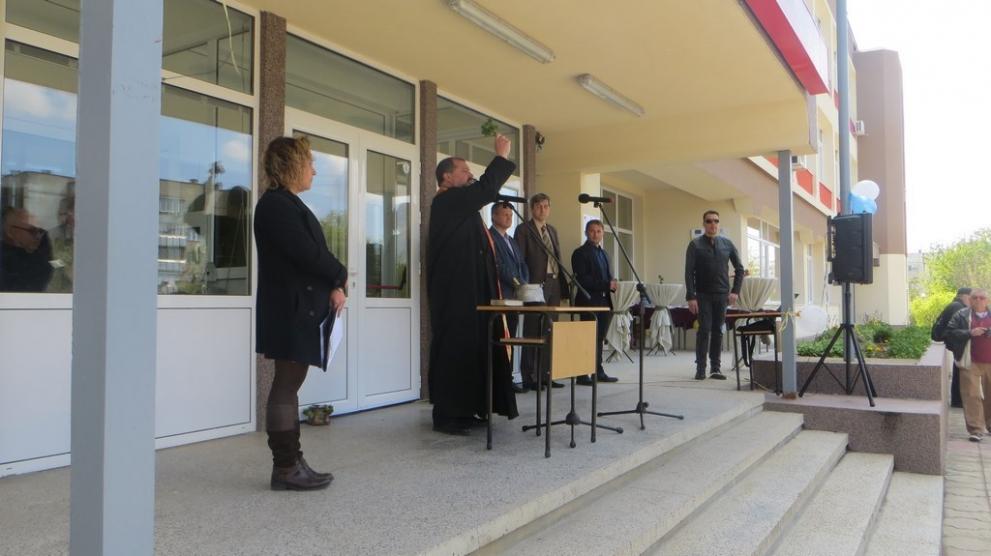 Официално откриха напълно обновената сграда на ДФСГ "Интелект" (СНИМКИ ...