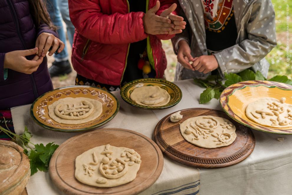 Готови ли сте да посрещнете Гергьовден? (СНИМКИ/ВИДЕО) - Габрово ...