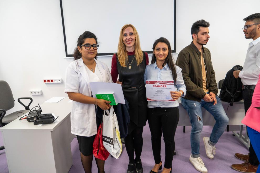 МУ-Плевен проведе ежегодното състезание „Аз говоря български език“ за ...