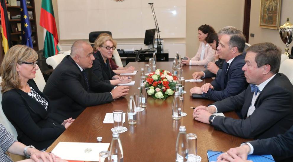 Бойко Борисов разговаря с германския външен министър Хайко Маас ...