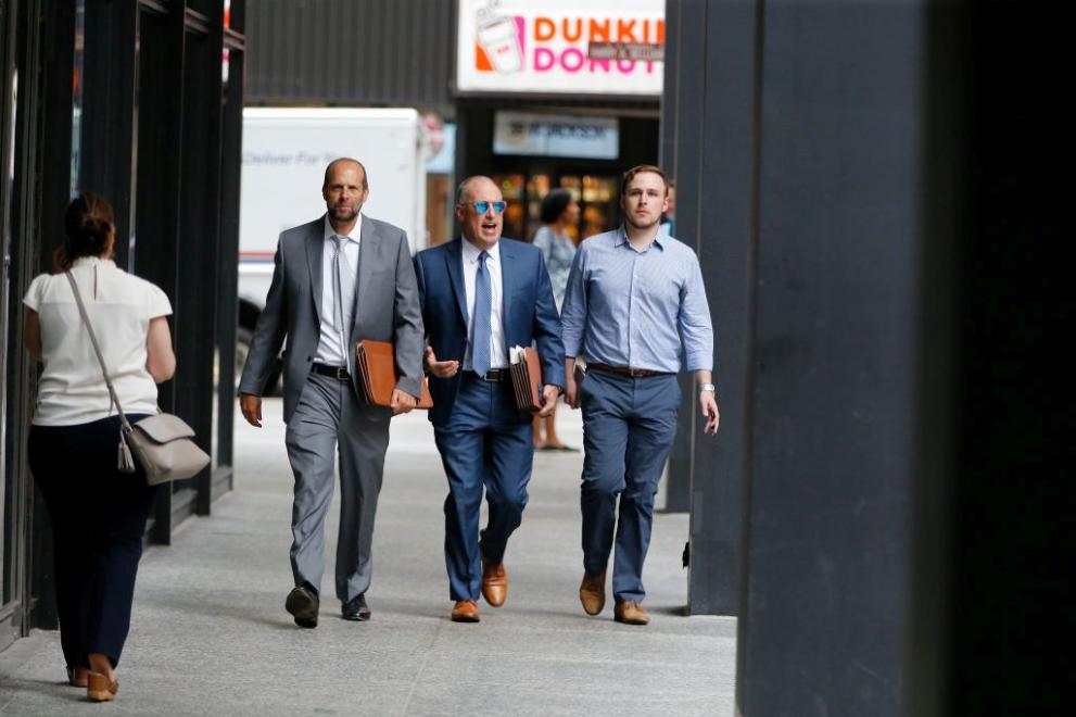 Съд в Минесота издаде заповед за задържане на Ар Кели|DarikNews.bg