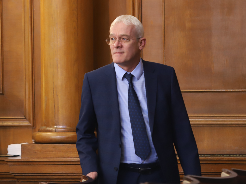 НС избра Петко Салчев за управител на НЗОК - България - Vesti.bg