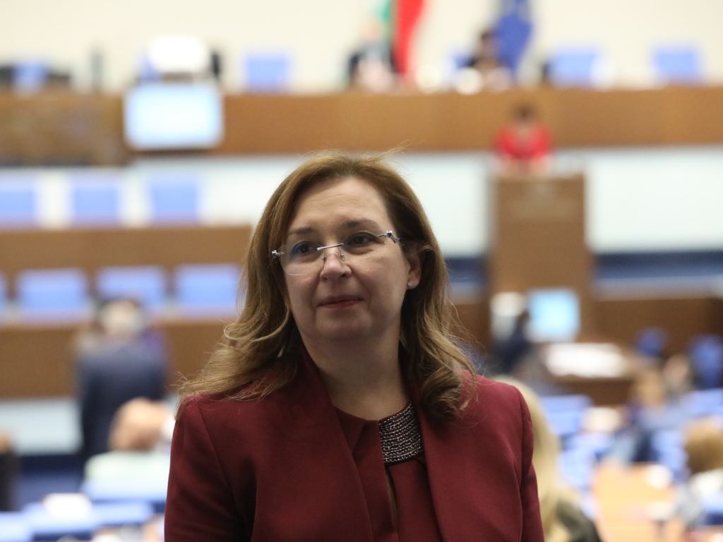 Зорница Русинова стана председател на Икономическия и социален съвет ...