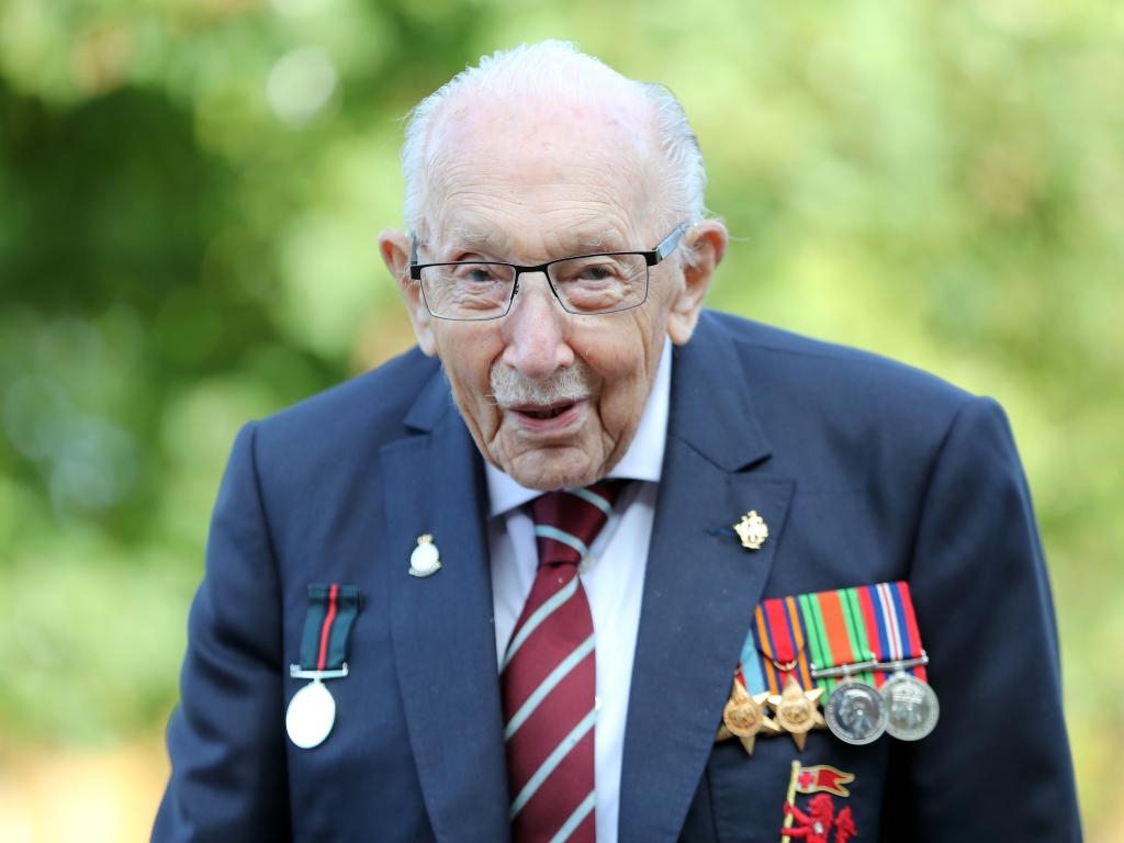 Почина Том Мур, който на 99 години развълнува света с жеста си - Свят ...