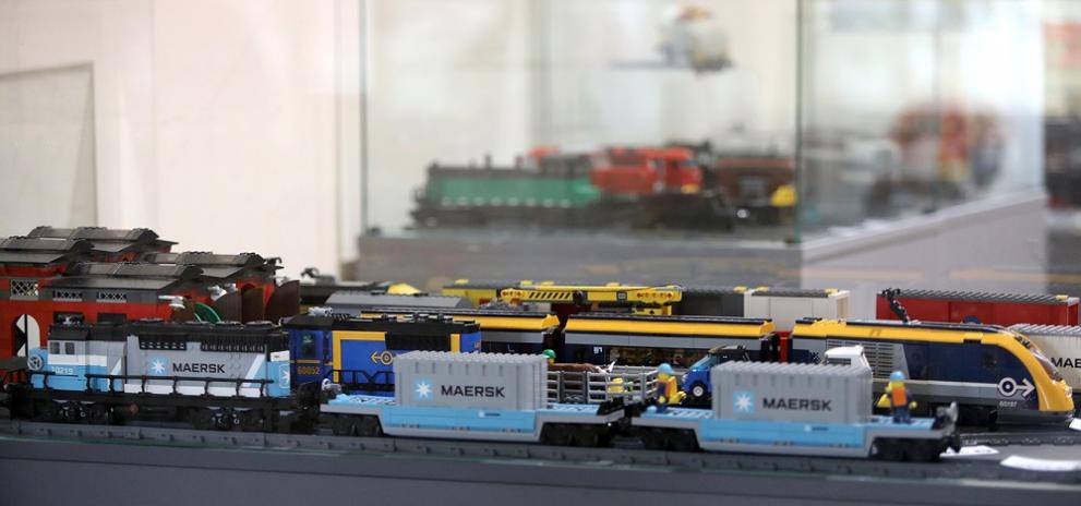 Уникална колекция от LEGO влакове в Политехническия музей - България ...