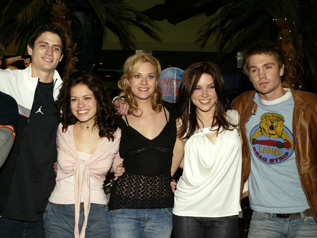 Култови сериали от началото на века, които да гледаме пак - Любопитно ...