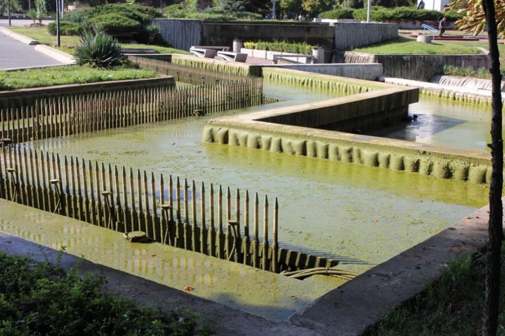 Водната каскада в центъра на Плевен няма да работи три дни (СНИМКИ ...