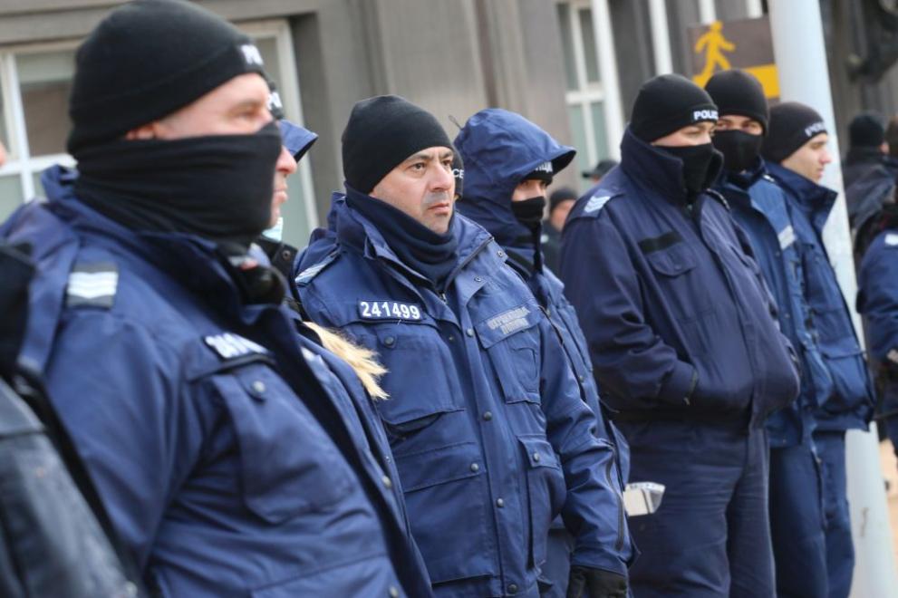 Протестът на ГЕРБ пред Националната полиция продължава|DarikNews.bg