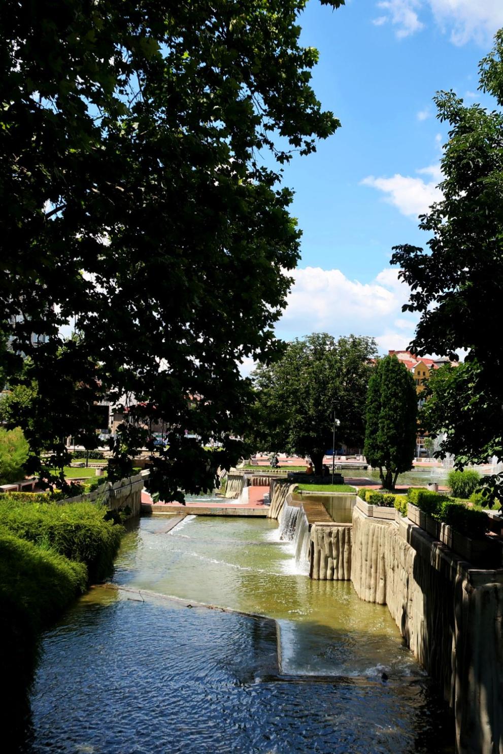 Лятна атракция: Водна каскада в центъра на Плевен (СНИМКИ)|DarikNews.bg