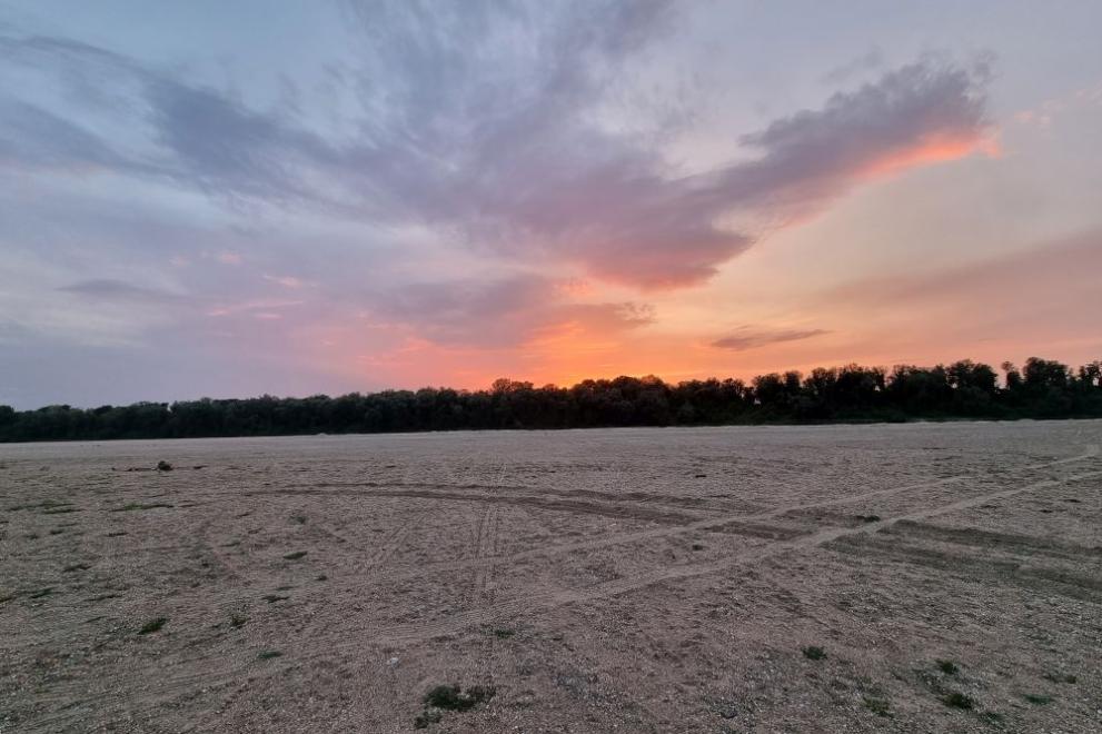 Нивото на река Дунав при Русе е на сантиметър от рекорда за най-ниски ...