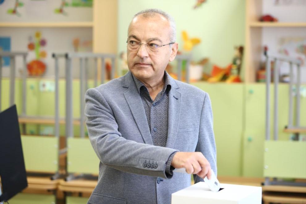 Донев: Гласувах за народни представители, които ще решават истинските ...