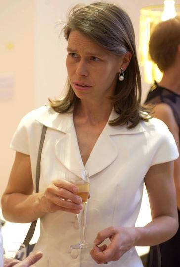 Лейди Сара Шато - любимата племенница на кралица Елизабет II - Фото ...