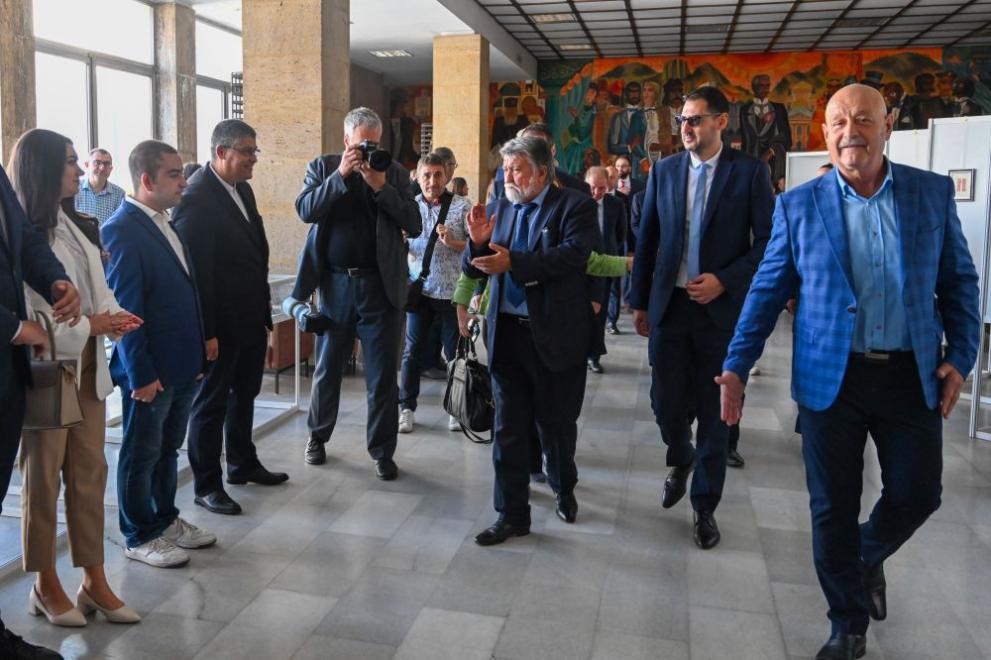 Вежди Рашидов: Много искам да има правителство, затова поех тази ...