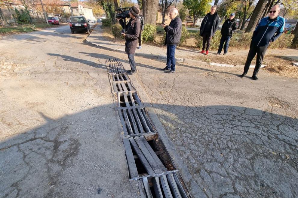 Блокада в Славяново заради лош път (СНИМКИ/ВИДЕО)|DarikNews.bg