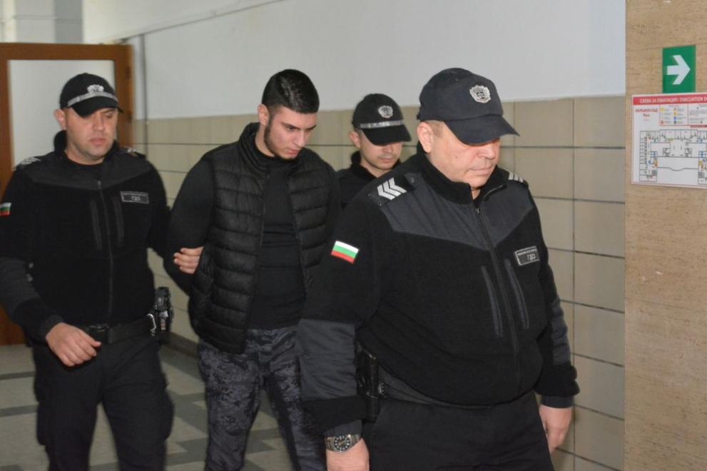 Година затвор за 17-годишния побойник от Русе (СНИМКИ)|DarikNews.bg