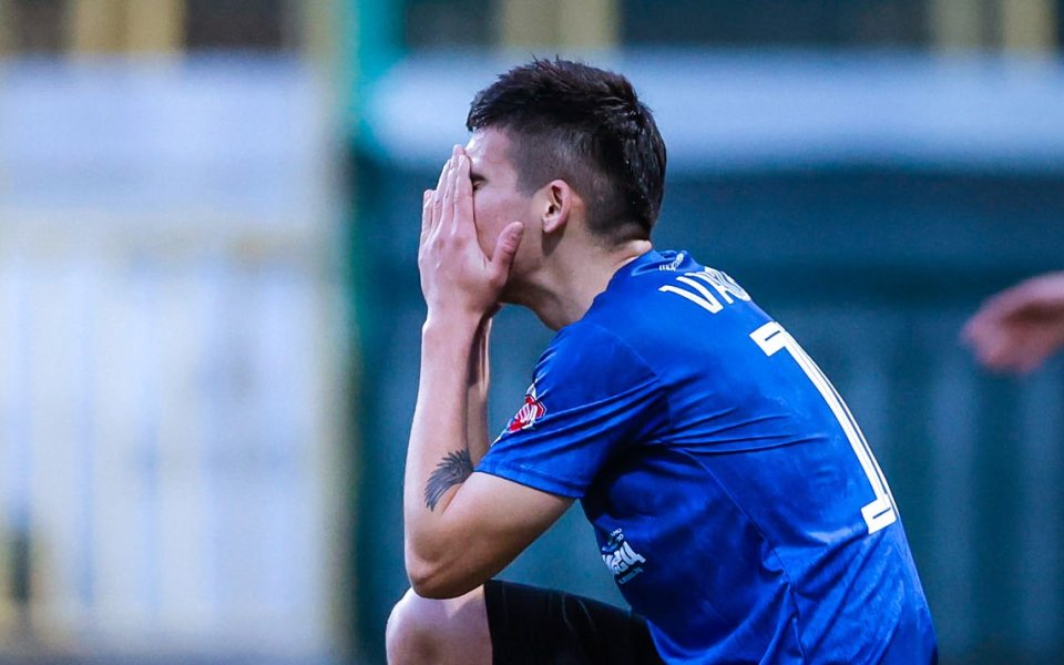 Ужас! Пребиха футболист на Черно море (снимки) | Gong.bg