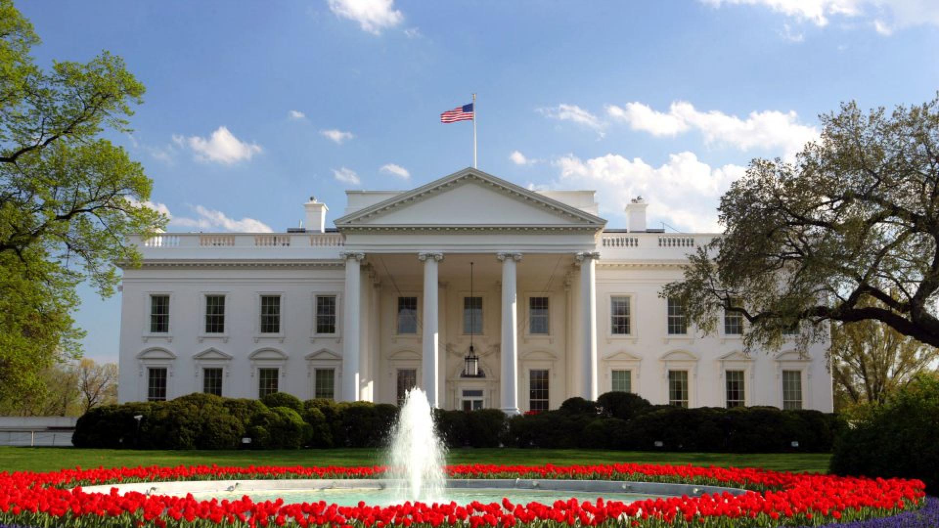 РОМАНТИКА: Робърт де Ниро и Джеф Безос заведоха половинките си на среща ...