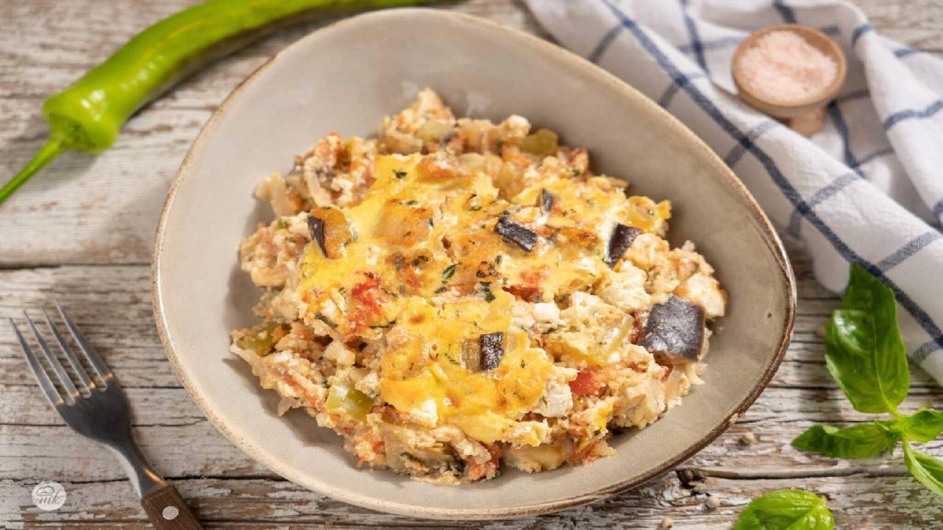 Гответе с matekitchen.com: Апетитен гювеч с яйца и сирене на фурна (ВИДЕО) - Телеграф+ - Телеграф