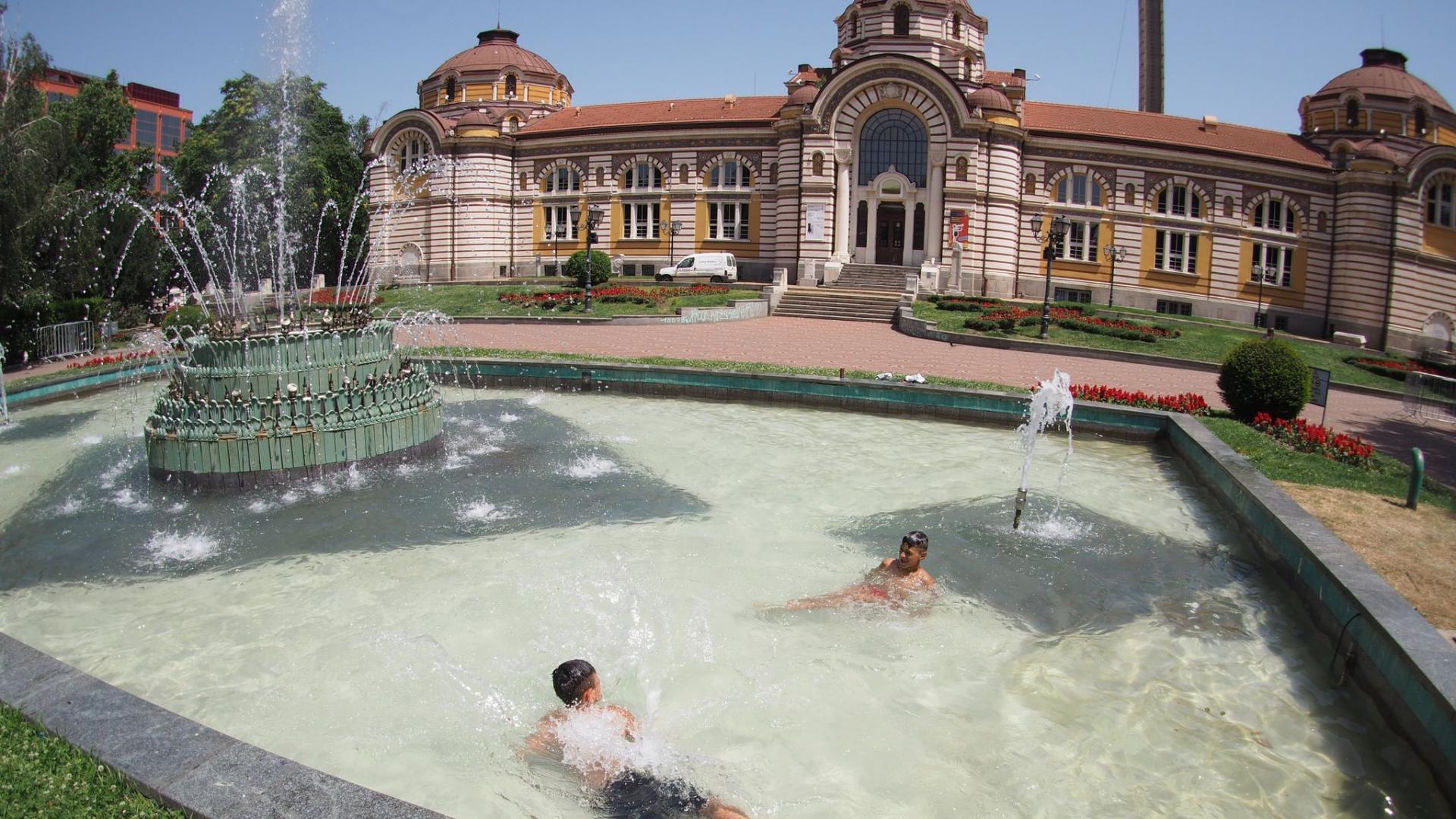 ЖЕГА В ЦЕНТЪРА НА СОФИЯ! (ГАЛЕРИЯ) - Градът - Телеграф