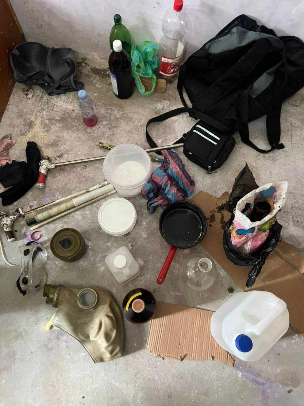 Разкриха лаборатория за производство на наркотици в Хасково (СНИМКИ ...