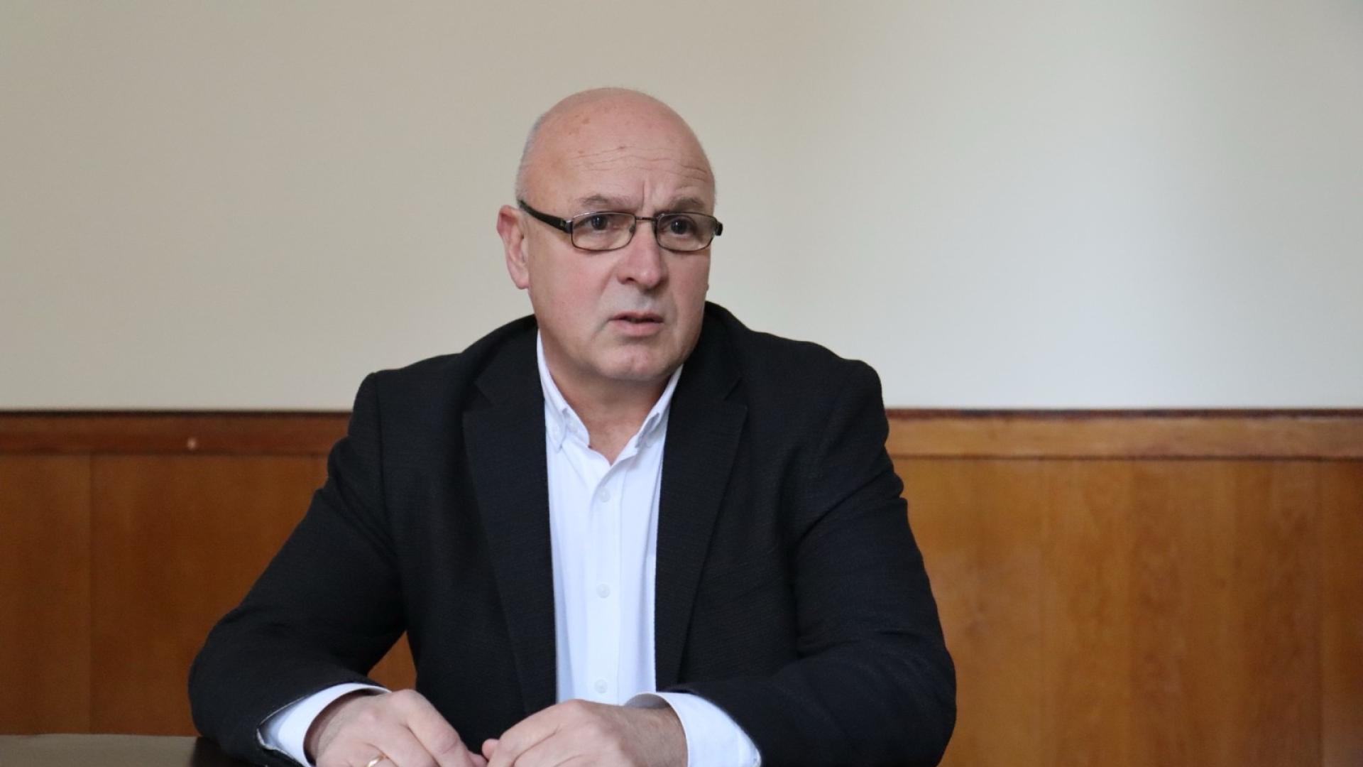 Агро Телеграф: Директорът на агробиоинститута проф. Иван Атанасов ...