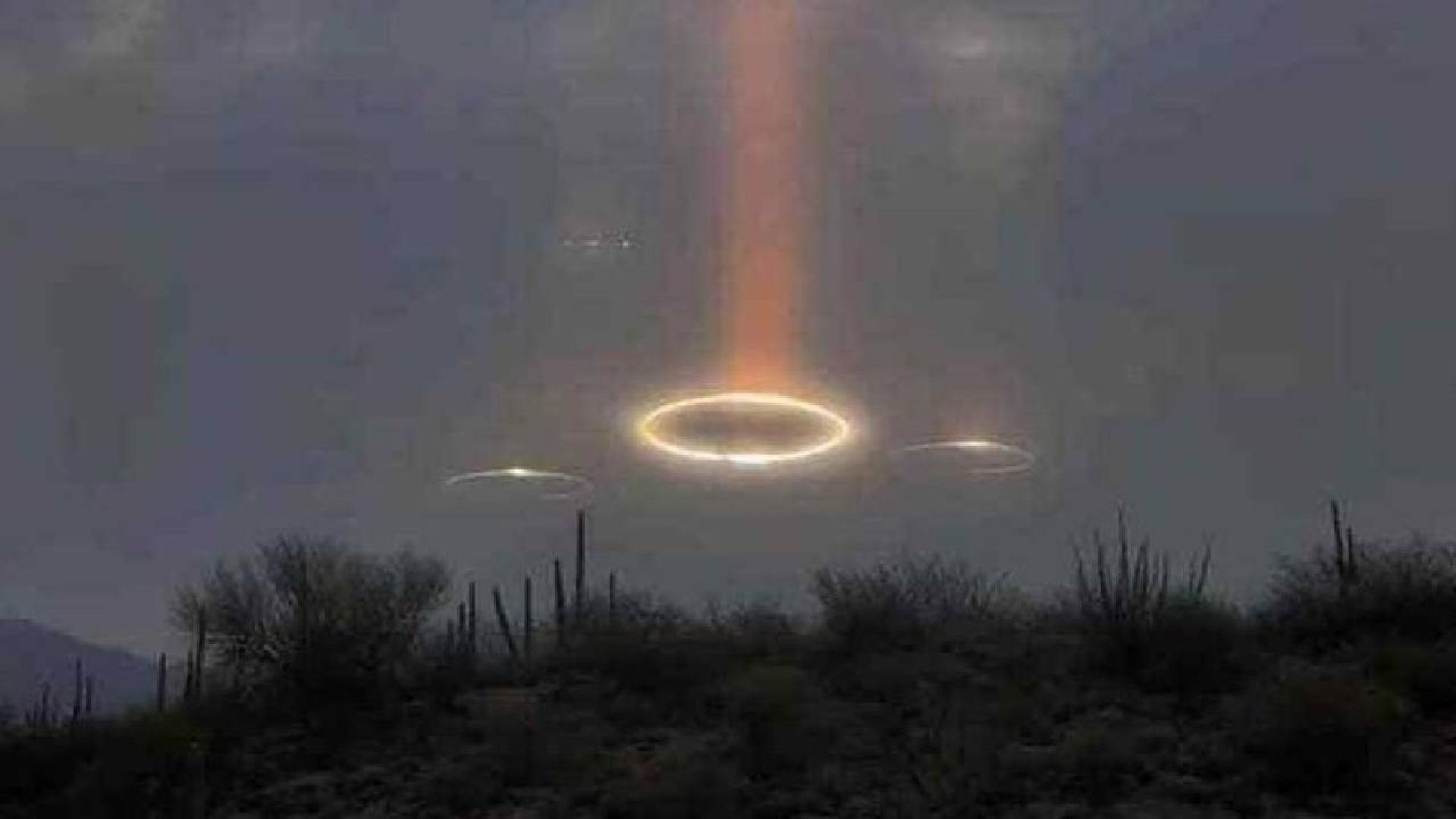 ПАК НАПАДАТ: Странни записи на групово НЛО паникьосаха хората! (СНИМКИ ...