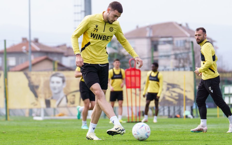 Ботев Пловдив отново се готви в пълен състав - БГ Футбол - efbet Лига ...