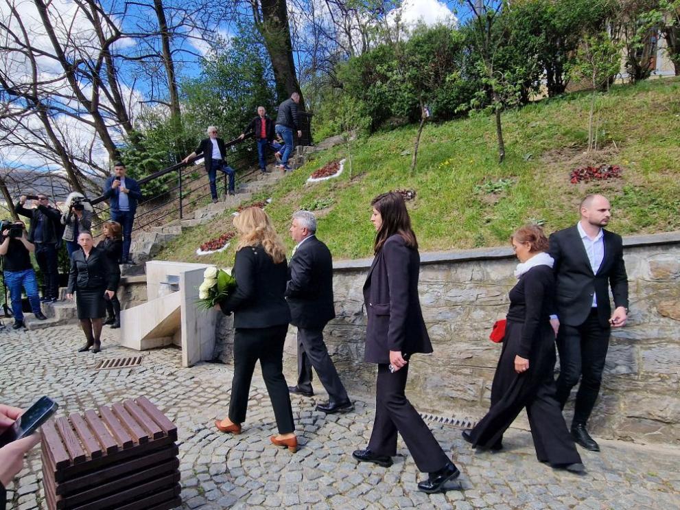 В Сърбия отбелязаха официално 20 годишнината от трагедията при река Лим Dariknews Bg