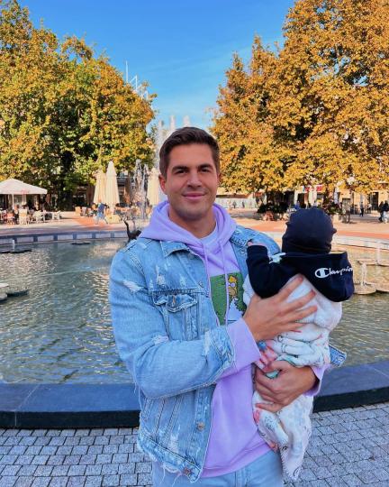 Иво Аръков, Габриела и сина им Тео - 2/7 - Фото галерии - Edna.bg