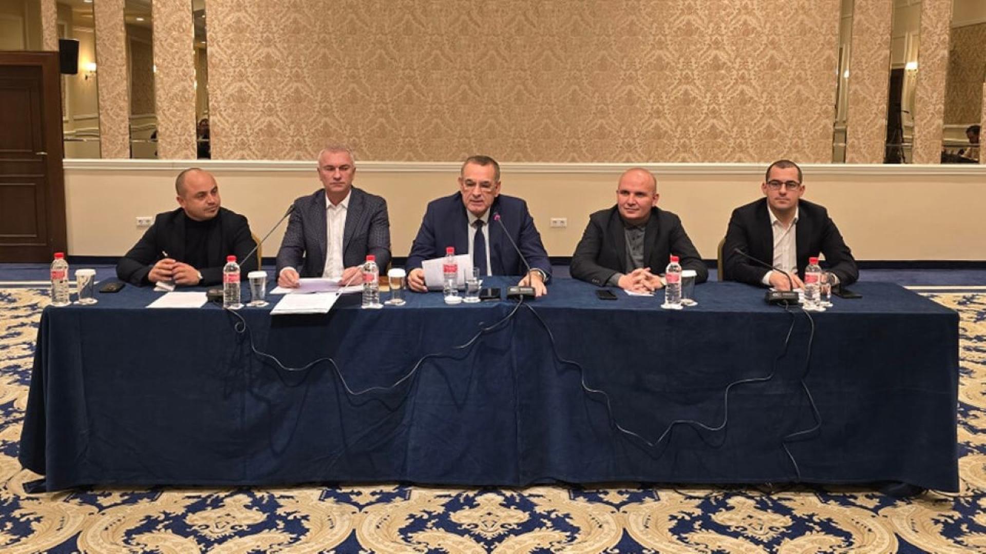 ДПС с лидер Ахмед Доган избра нов състав на ЦОБ - България - Vesti.bg