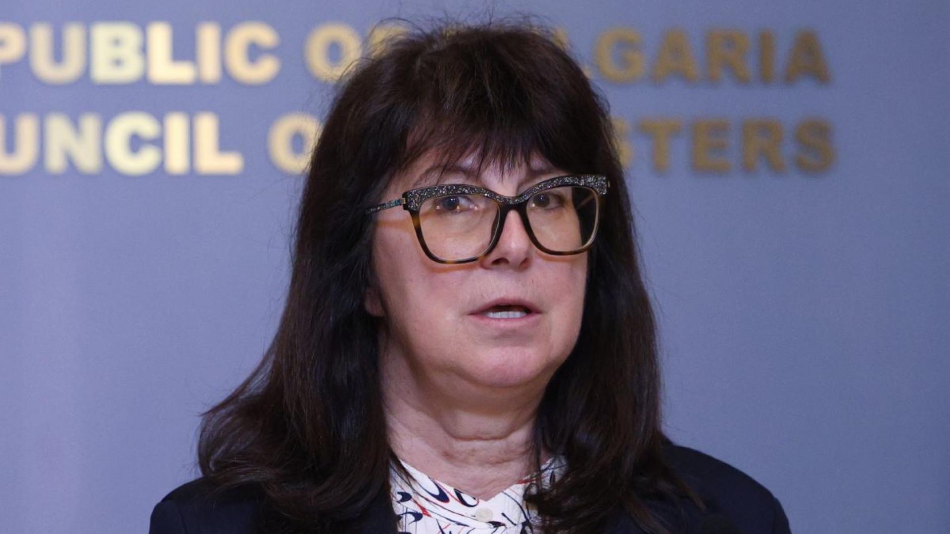 Здравният министър за парите за инвитро процедури: Проблемът не е ...