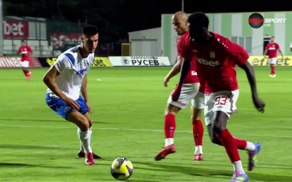 ЦСКА 1948 удвои актива си със Септември след красива акция - БГ Футбол - efbet Лига - Gong.bg