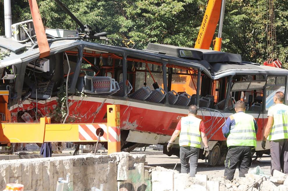 Развръзка за дерайлиралия трамвай: Действано е през прозорец, обвиняем е млад мъж с криминално ...