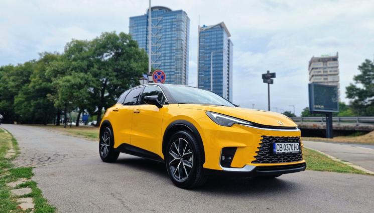 LBX е входната точка в света на Lexus (ВИДЕО РЕВЮ) | Carmarket.bg
