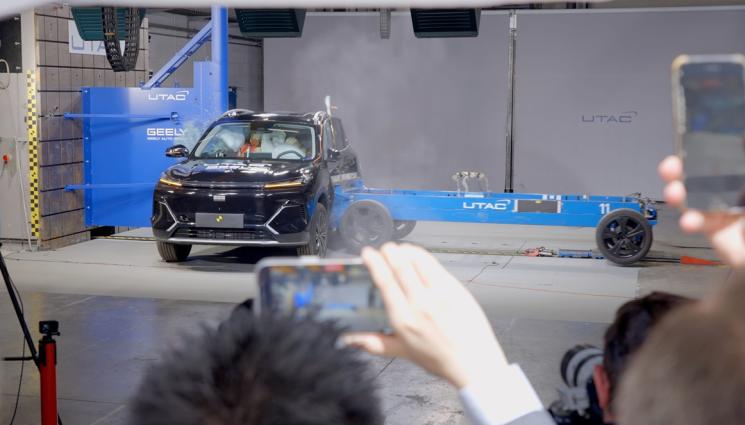 Geely направи краш-тест, надхвърляш стандартите на Euro NCAP | Carmarket.bg