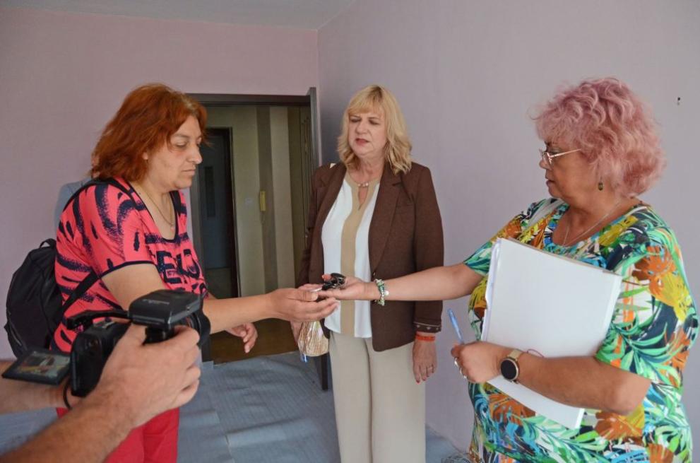 Сбъдната мечта след трудностите: 12-годишната Ани и семейството ѝ ...