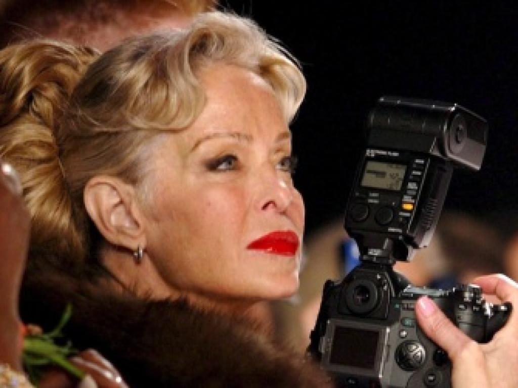 Актрисата Фара Фосет изгуби битката с рака - Свят - Vesti.bg